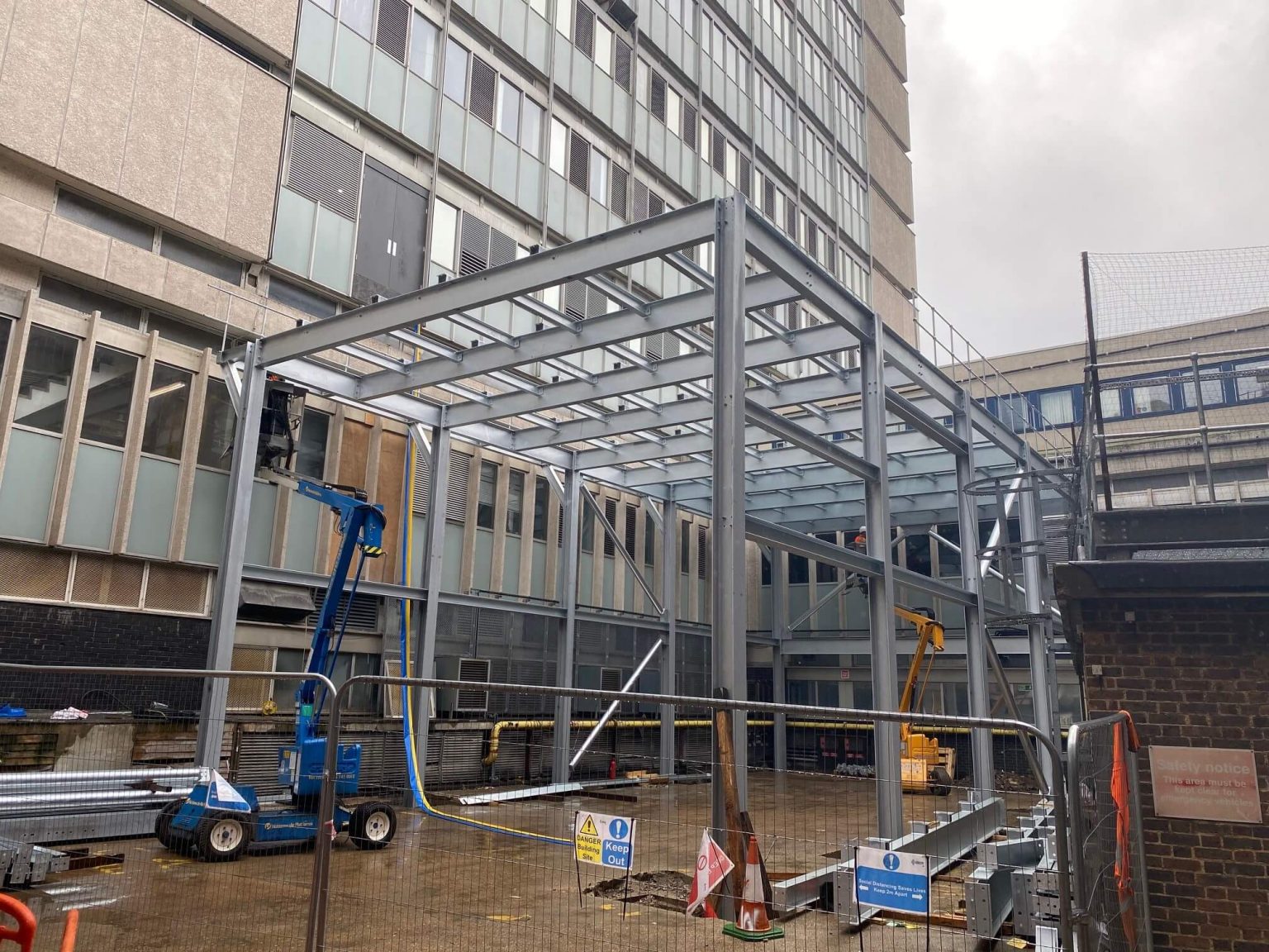 steel-gantry-design-build-uk - Woodhams Group